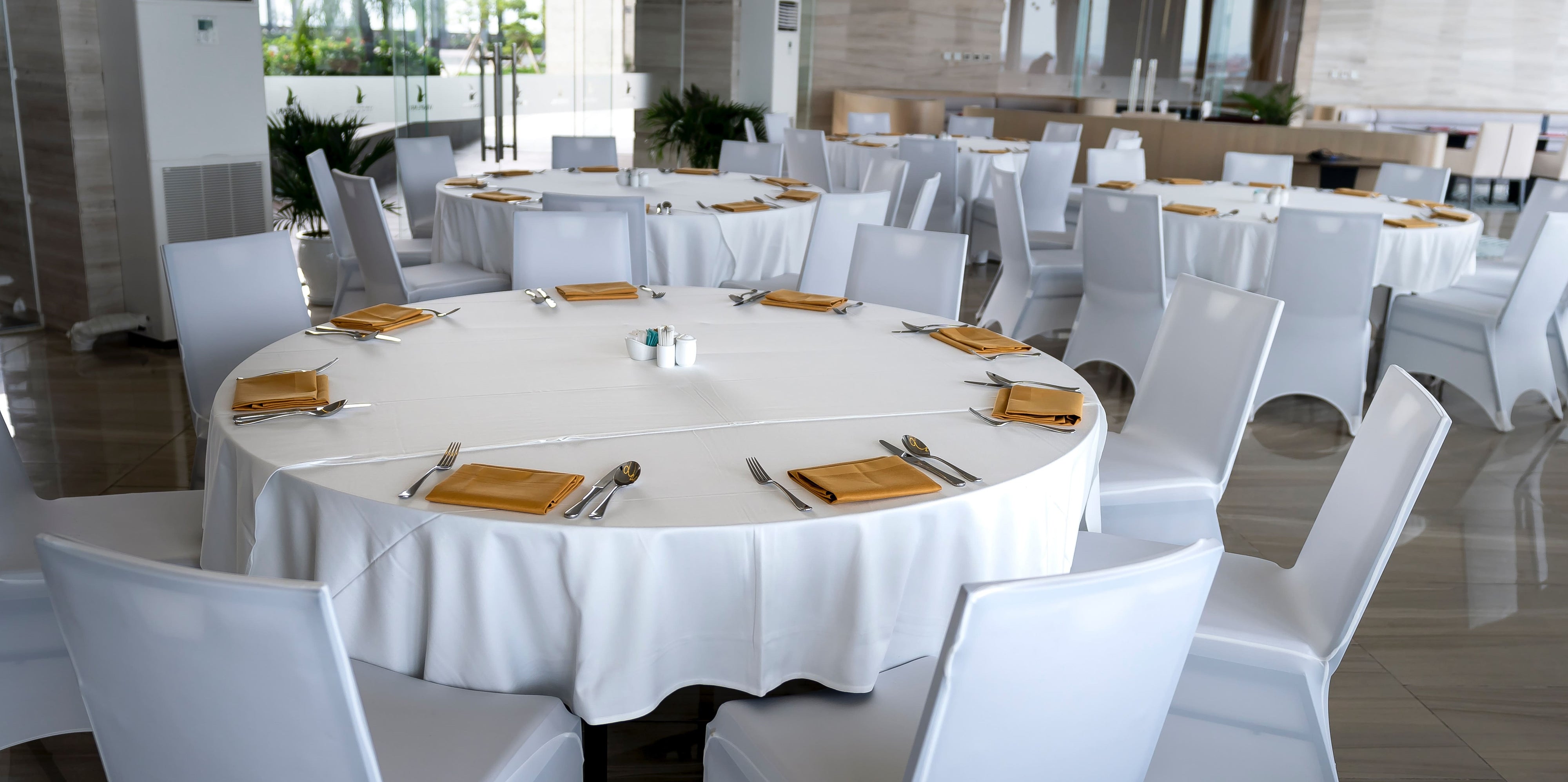 Affordable Polyester Tablecloths in Bulk: Buying Guide – Urquid Linen