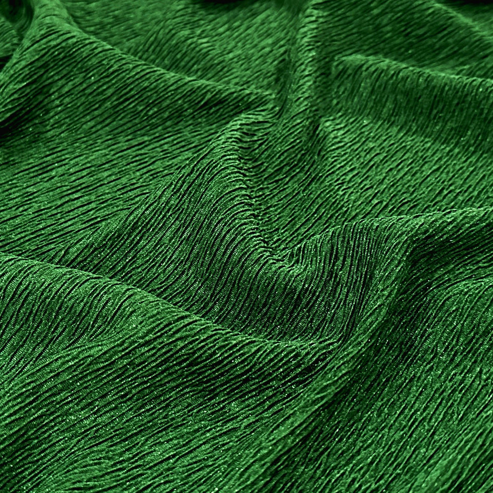 Bella Crepe Table Runner in Hunter Green – Urquid Linen