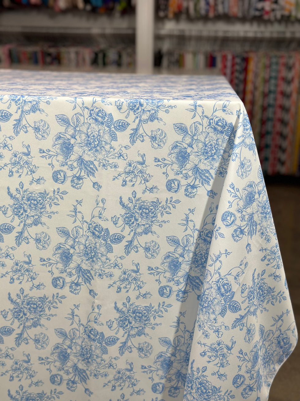 French Toile (Poly Print) Table Linen in Lt Blue – Urquid Linen