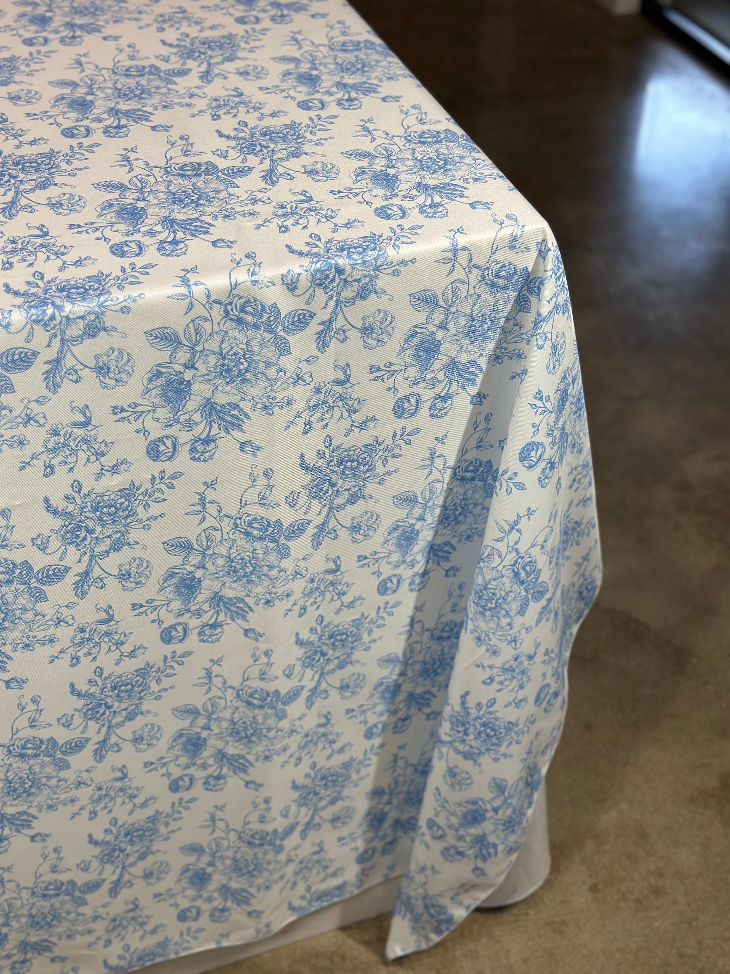 French Toile (Poly Print) Table Linen in Lt Blue – Urquid Linen