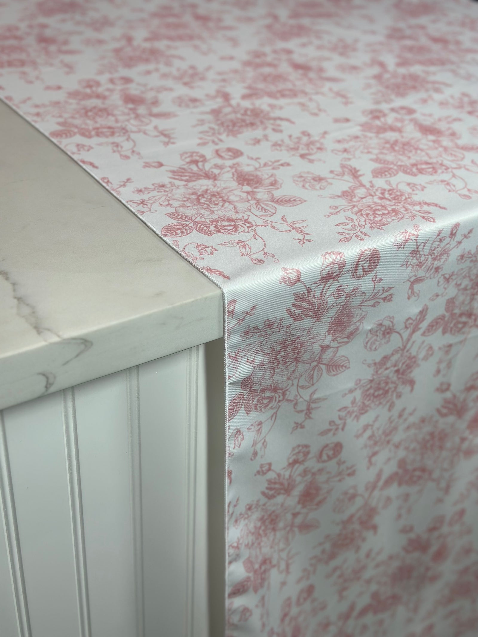 French Toile (Poly Print) Table Linen in Dusty Rose – Urquid Linen