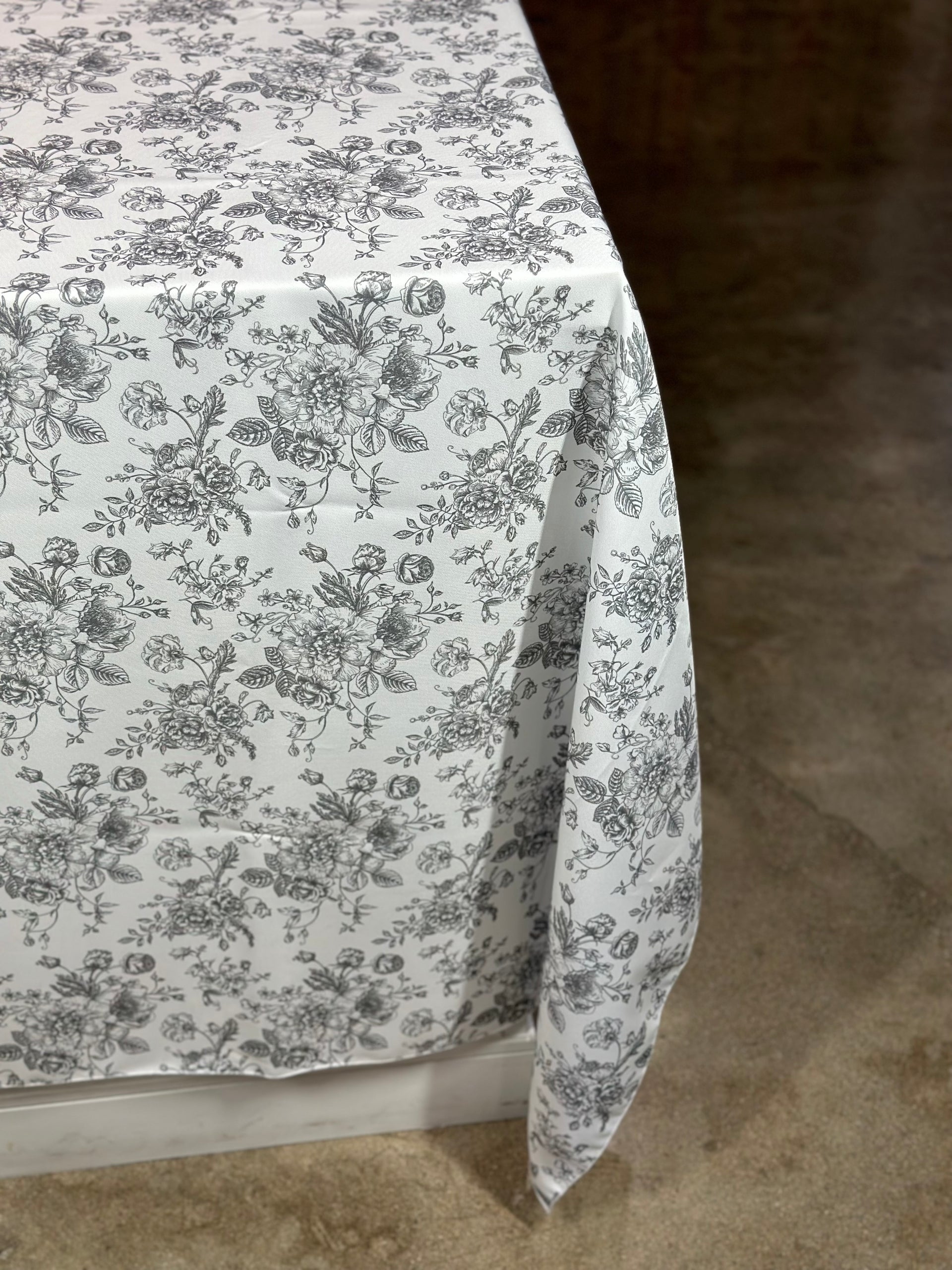 French Toile (Poly Print) Table Linen in Grey – Urquid Linen