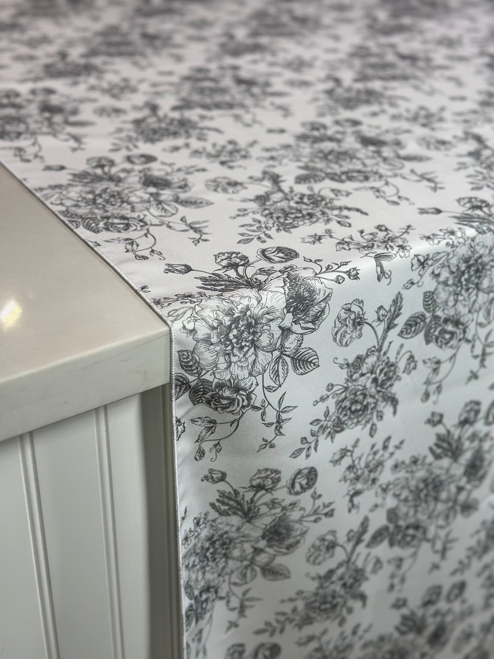 French Toile (Poly Print) Table Linen in Grey – Urquid Linen