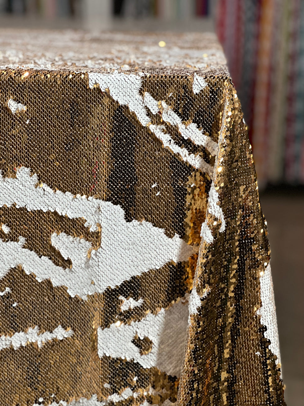 Two-Tone Sequins Tablecloths & Overlays | Urquid Linen