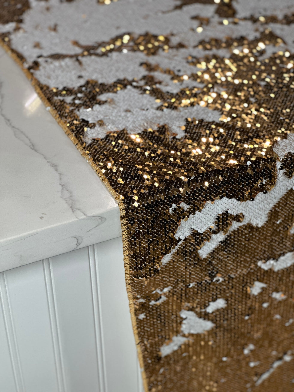 Two-Tone Sequins Tablecloths & Overlays | Urquid Linen