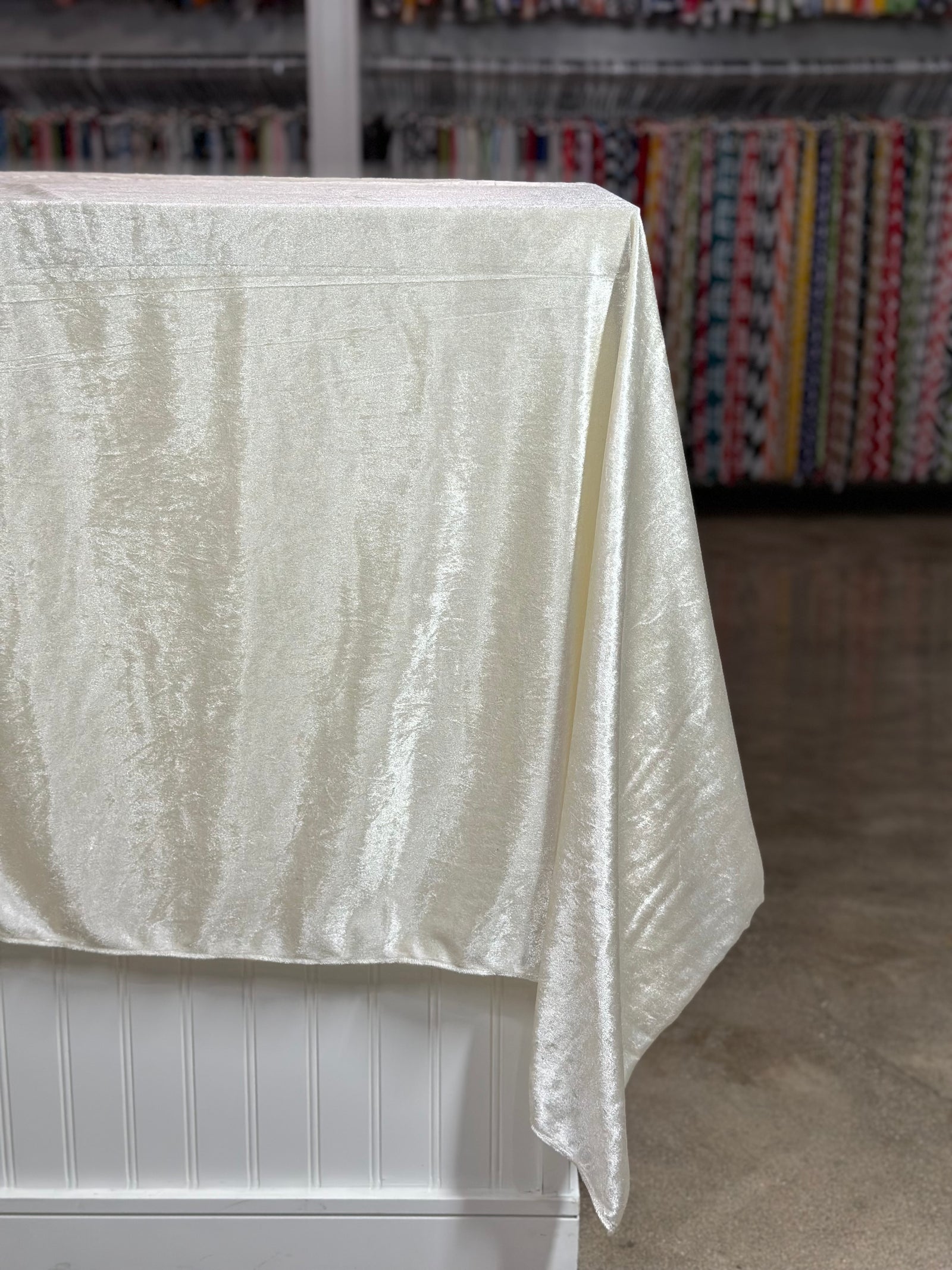 Lush Velvet Table Linen in Ivory – Urquid Linen