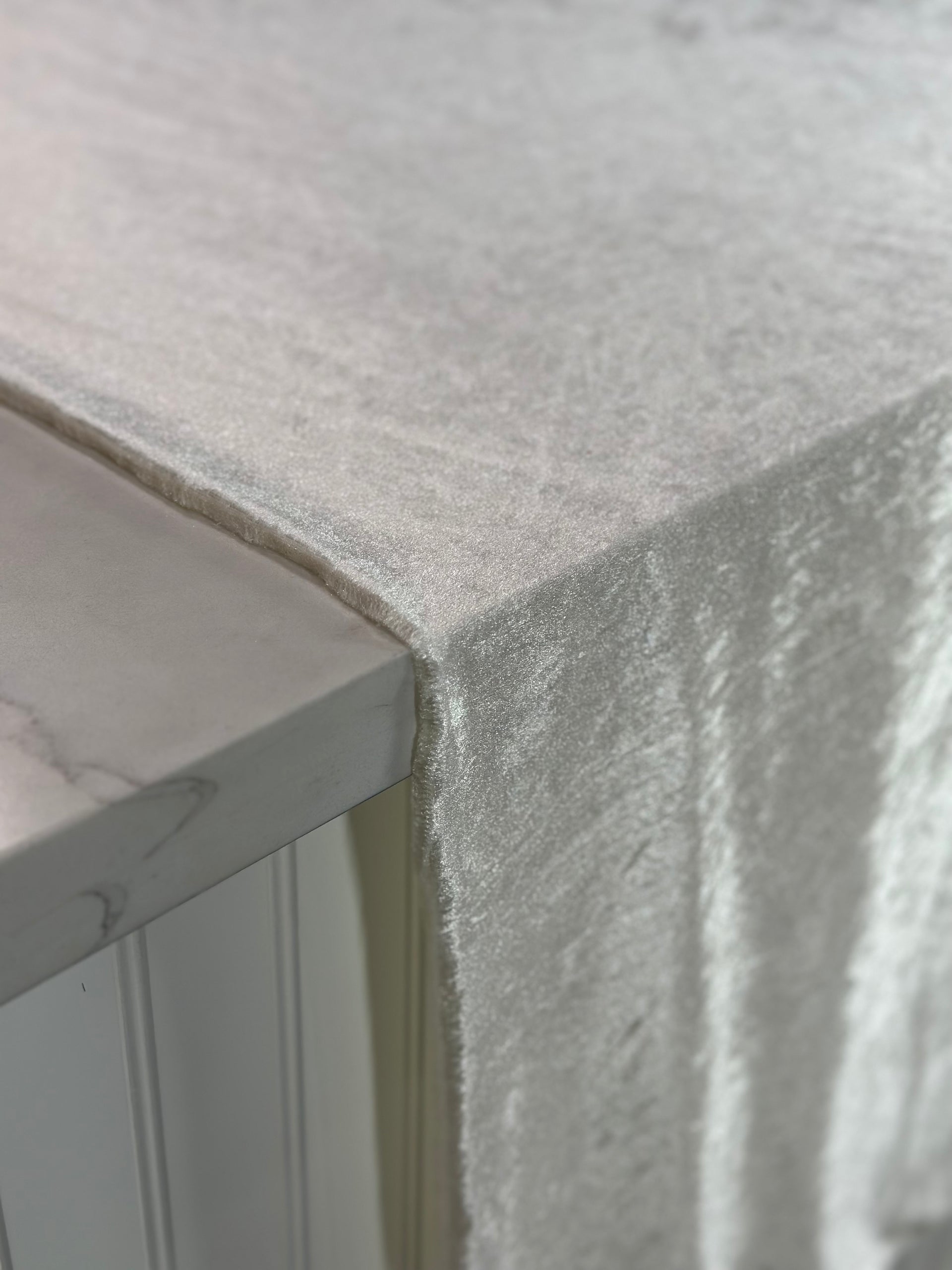 Lush Velvet Table Linen in Ivory – Urquid Linen