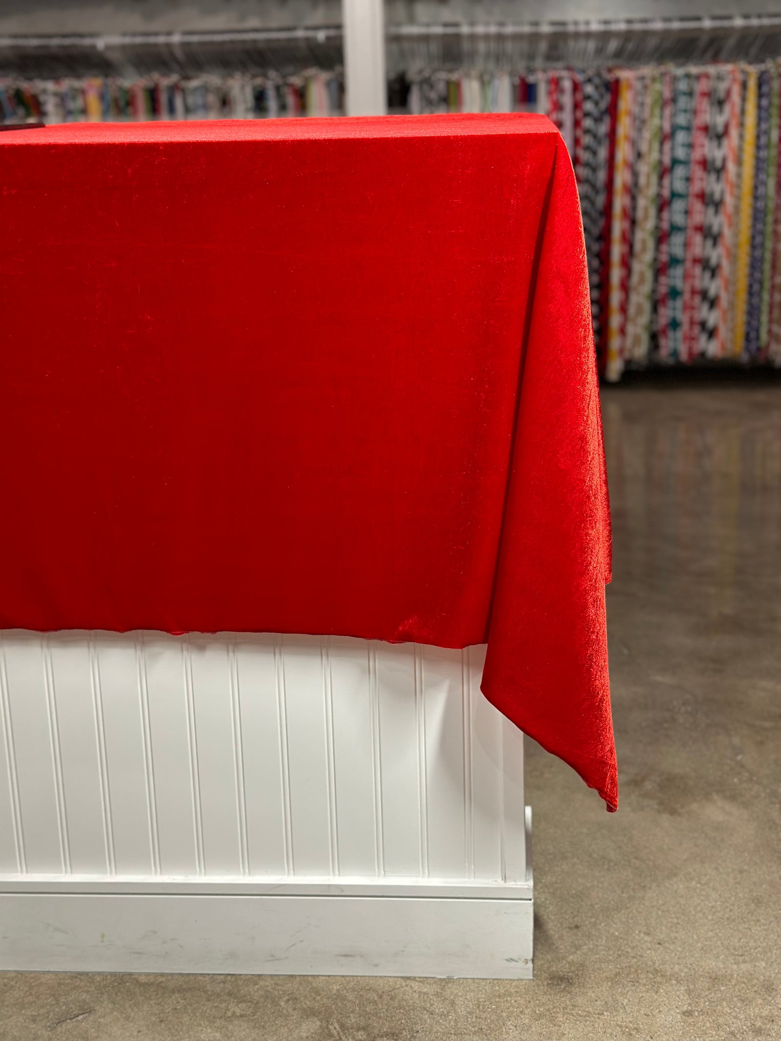 Lush Velvet Table Linen in Red – Urquid Linen