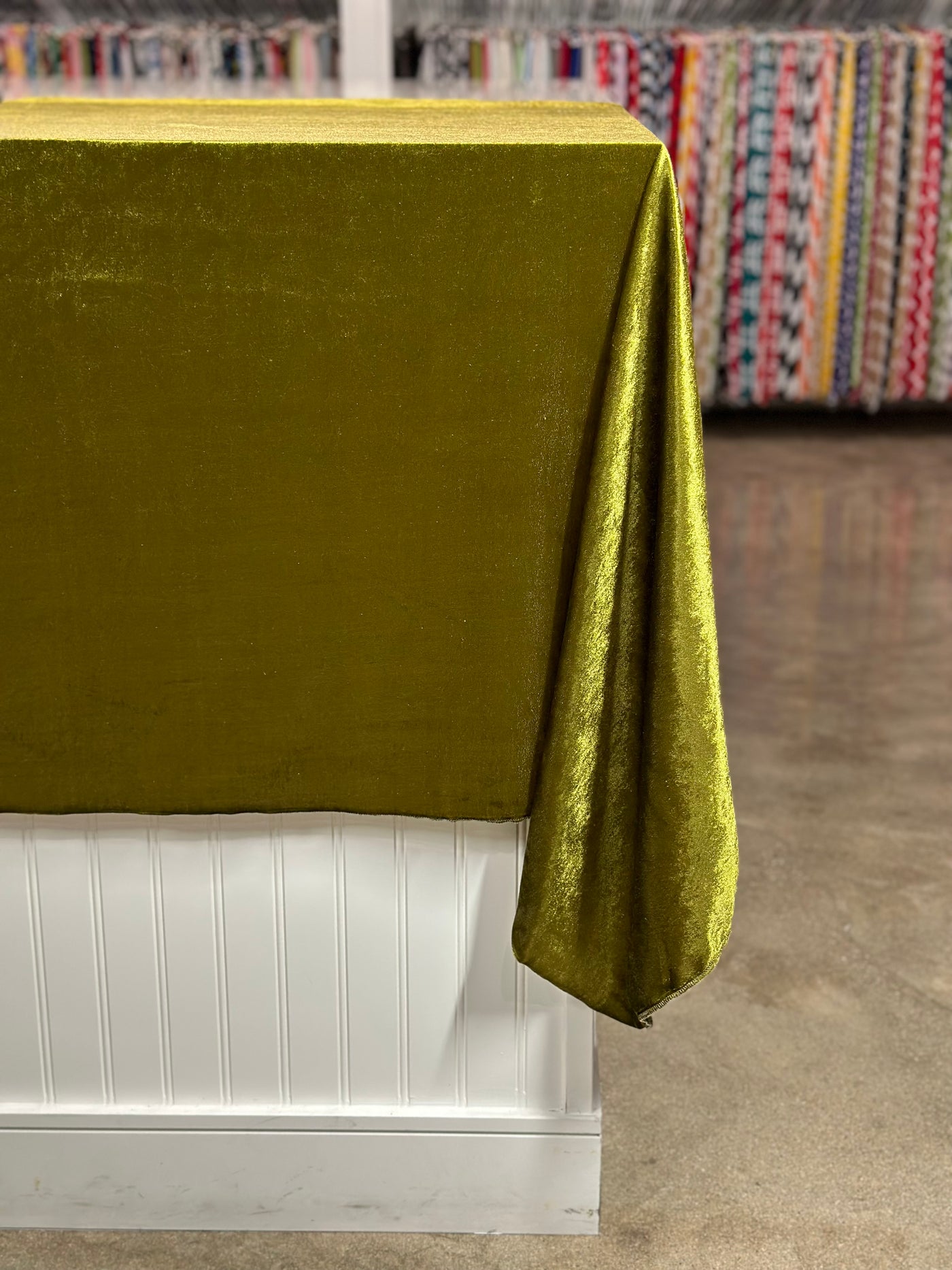 Lush Velvet Table Linen in Olive – Urquid Linen