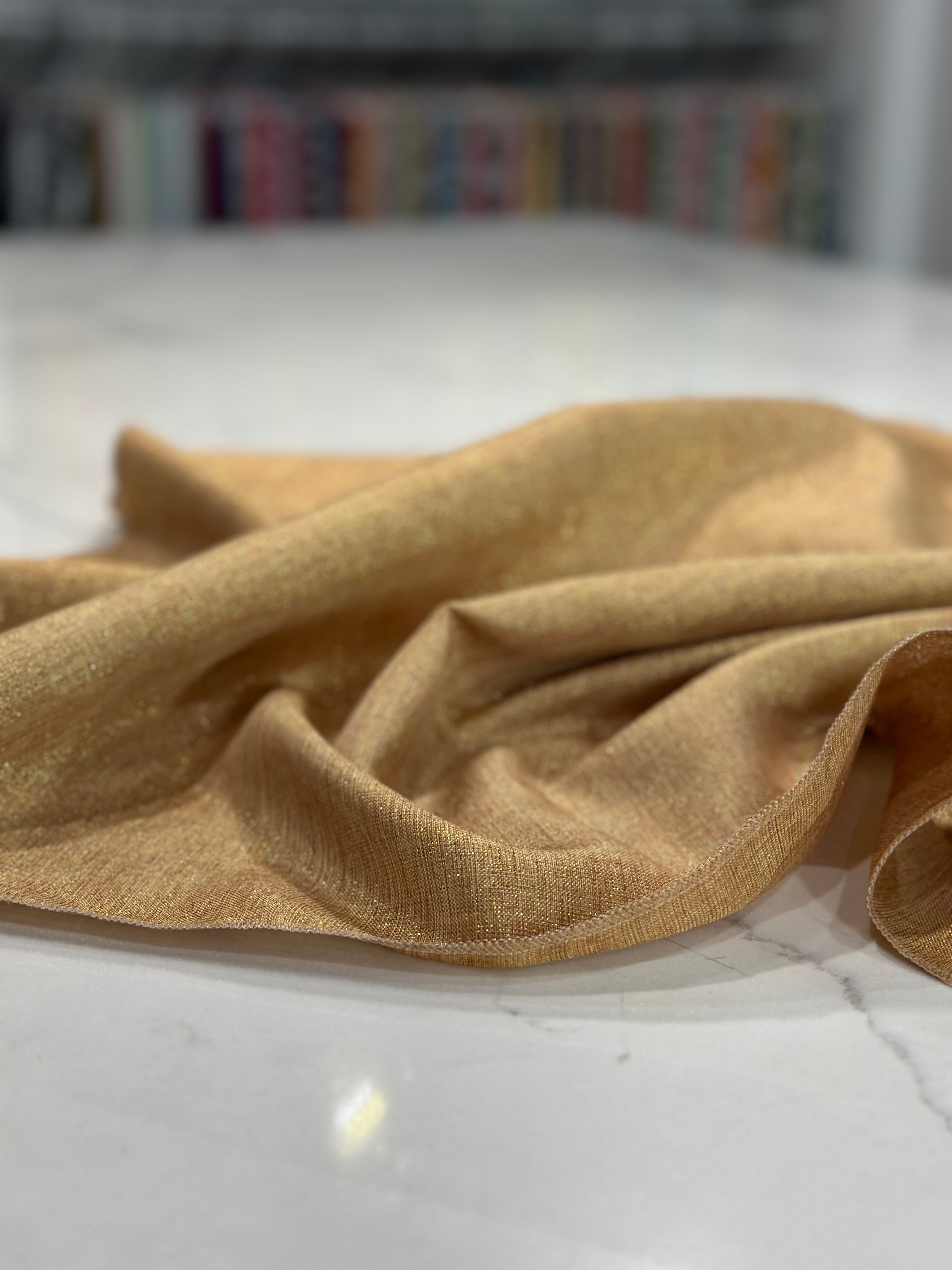 1pc - Metallic Burlap Table Linen in Gold/Gold (134" Round) – Urquid Linen