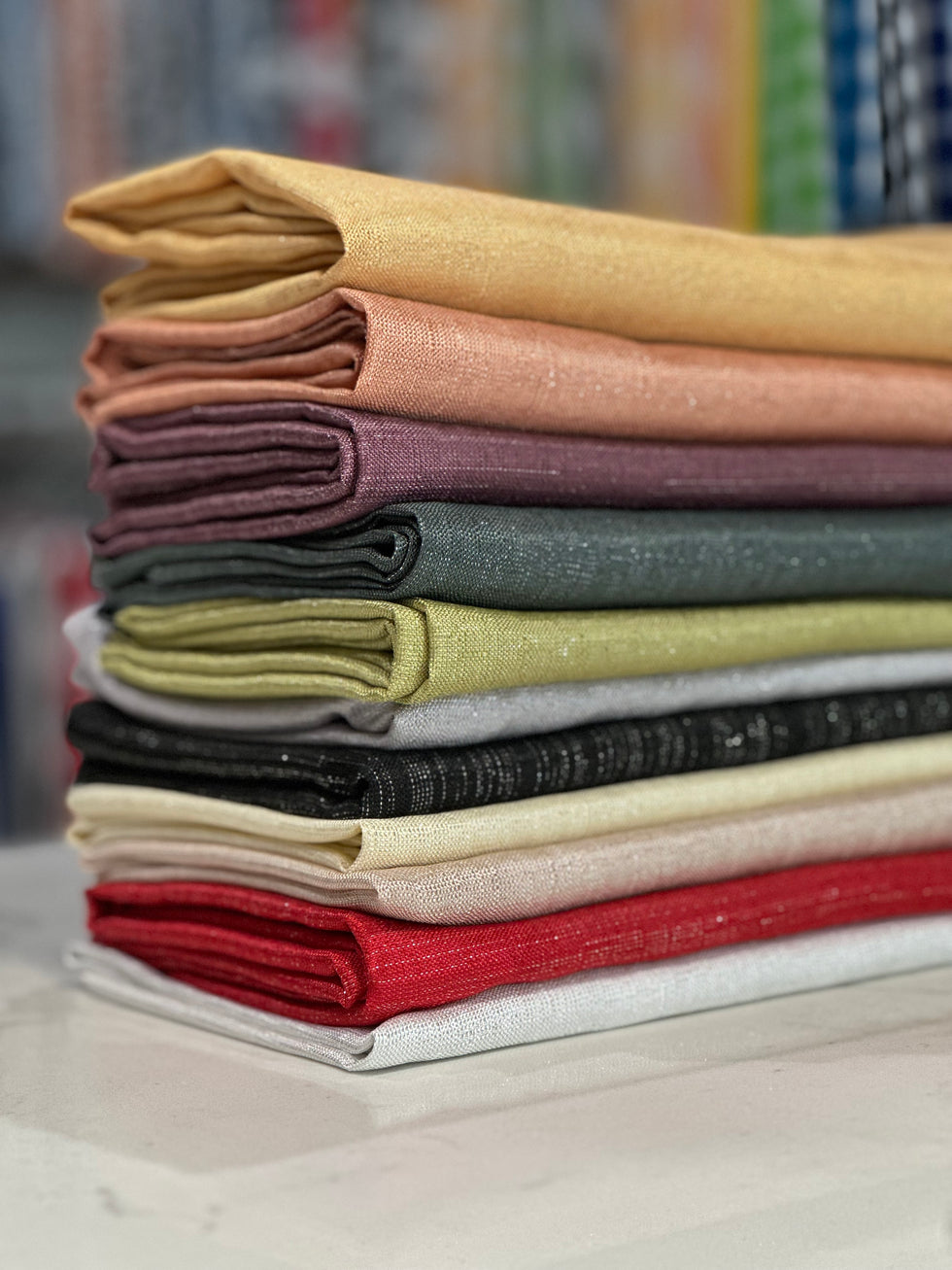 Metallic Burlap Table Linen in Khaki/Gold – Urquid Linen
