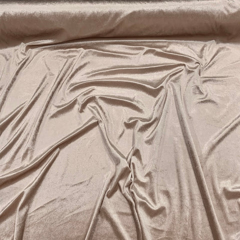 Lush Velvet Table Linen in Champagne – Urquid Linen