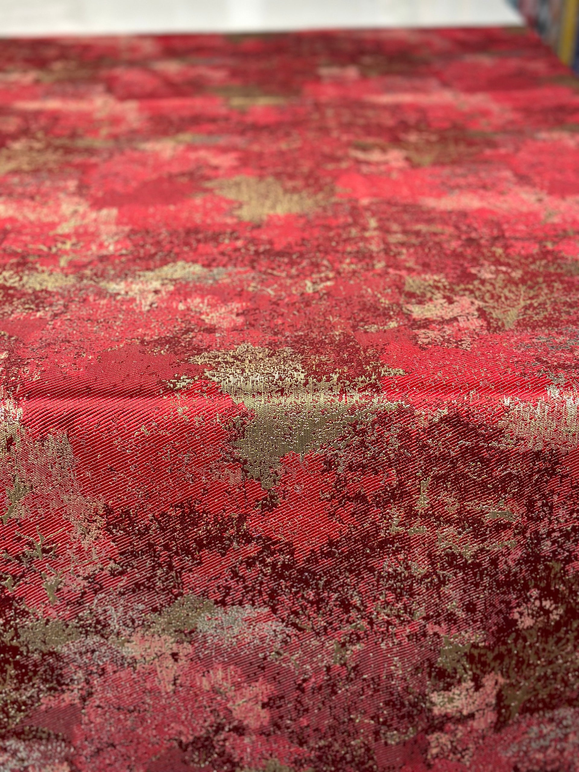 Cascade Jacquard Table Linen in Red and Gold – Urquid Linen