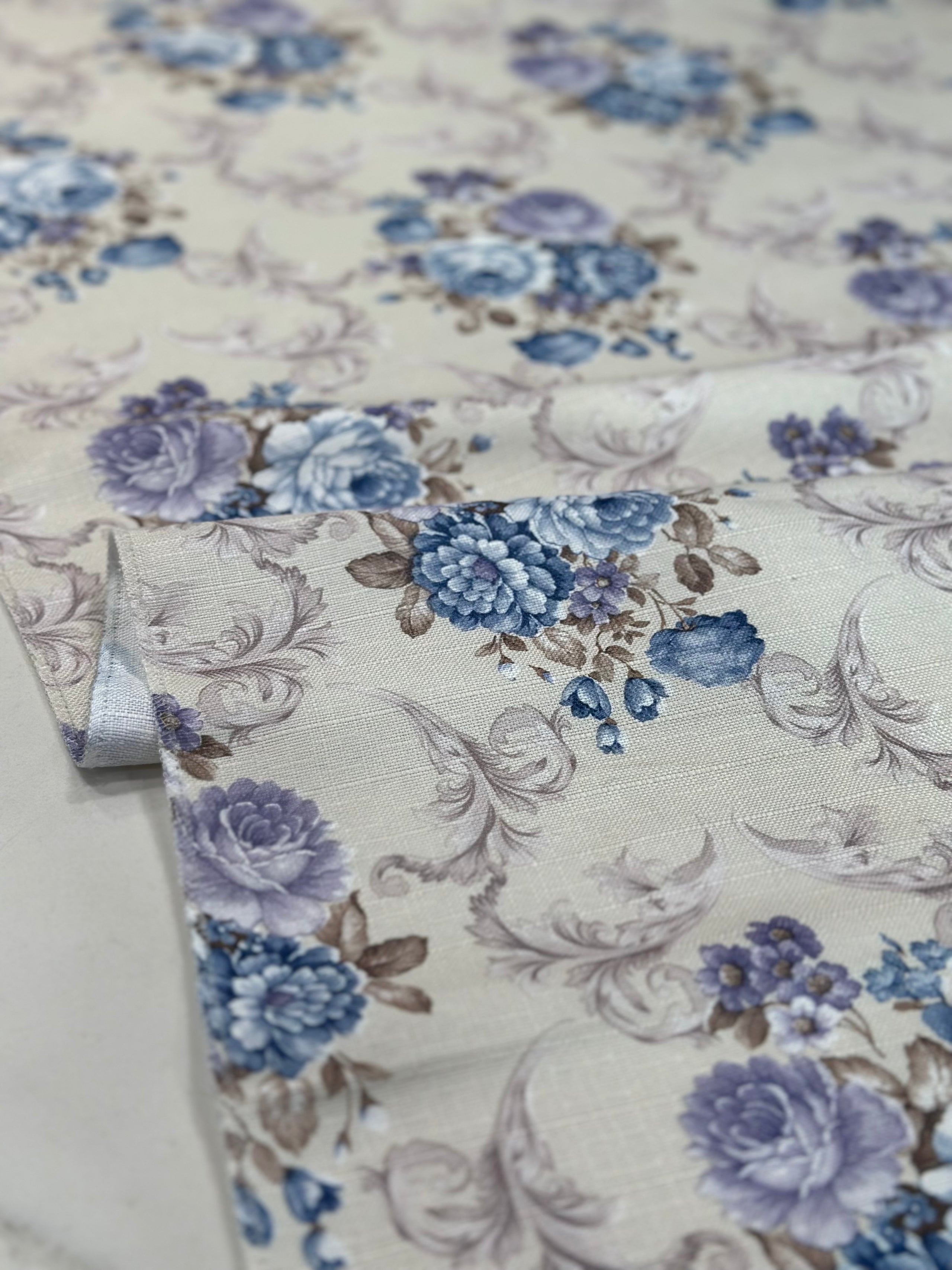 French Floral Table Linen in Blue – Urquid Linen