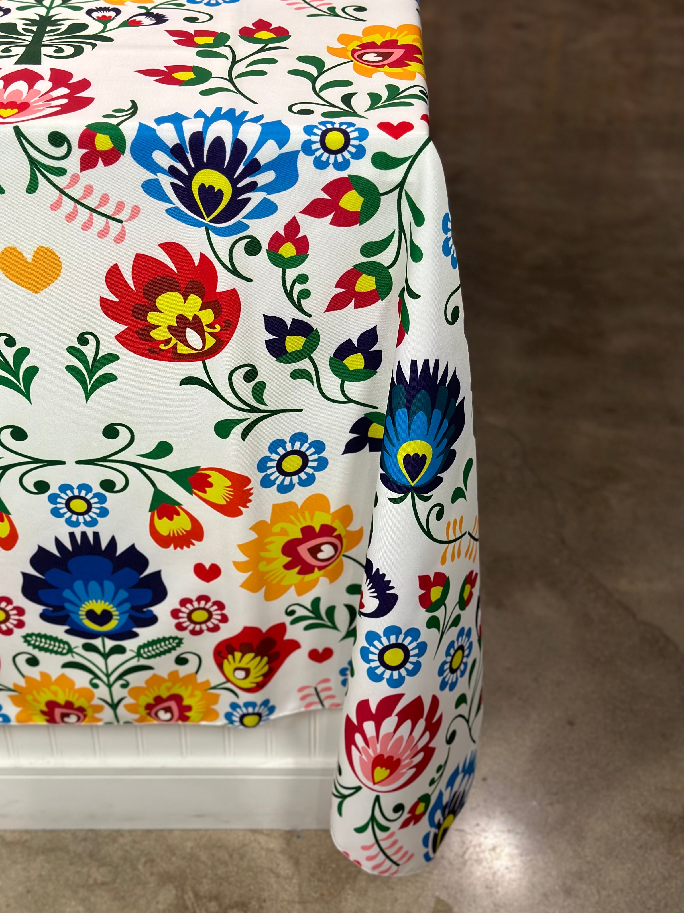 Flower Hoop (Poly Print) Table Linen