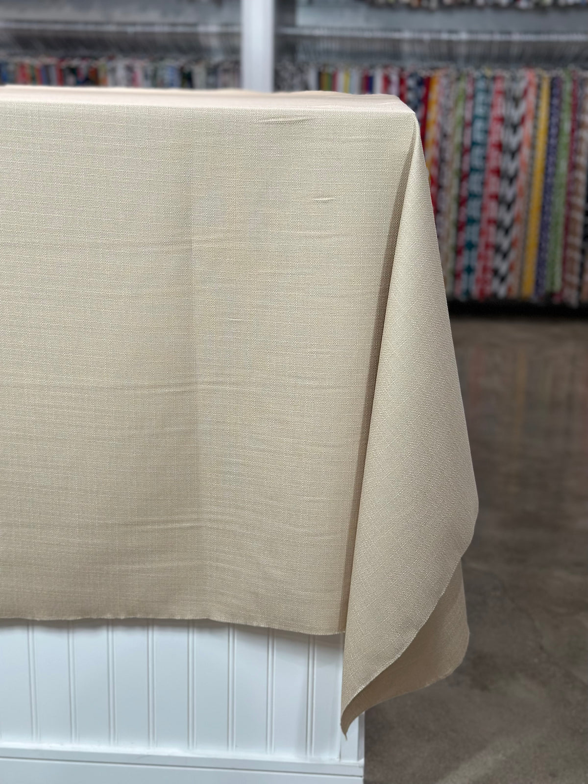 1pc - Rustic Linen Table Linen 120" Round - Wheat – Urquid Linen