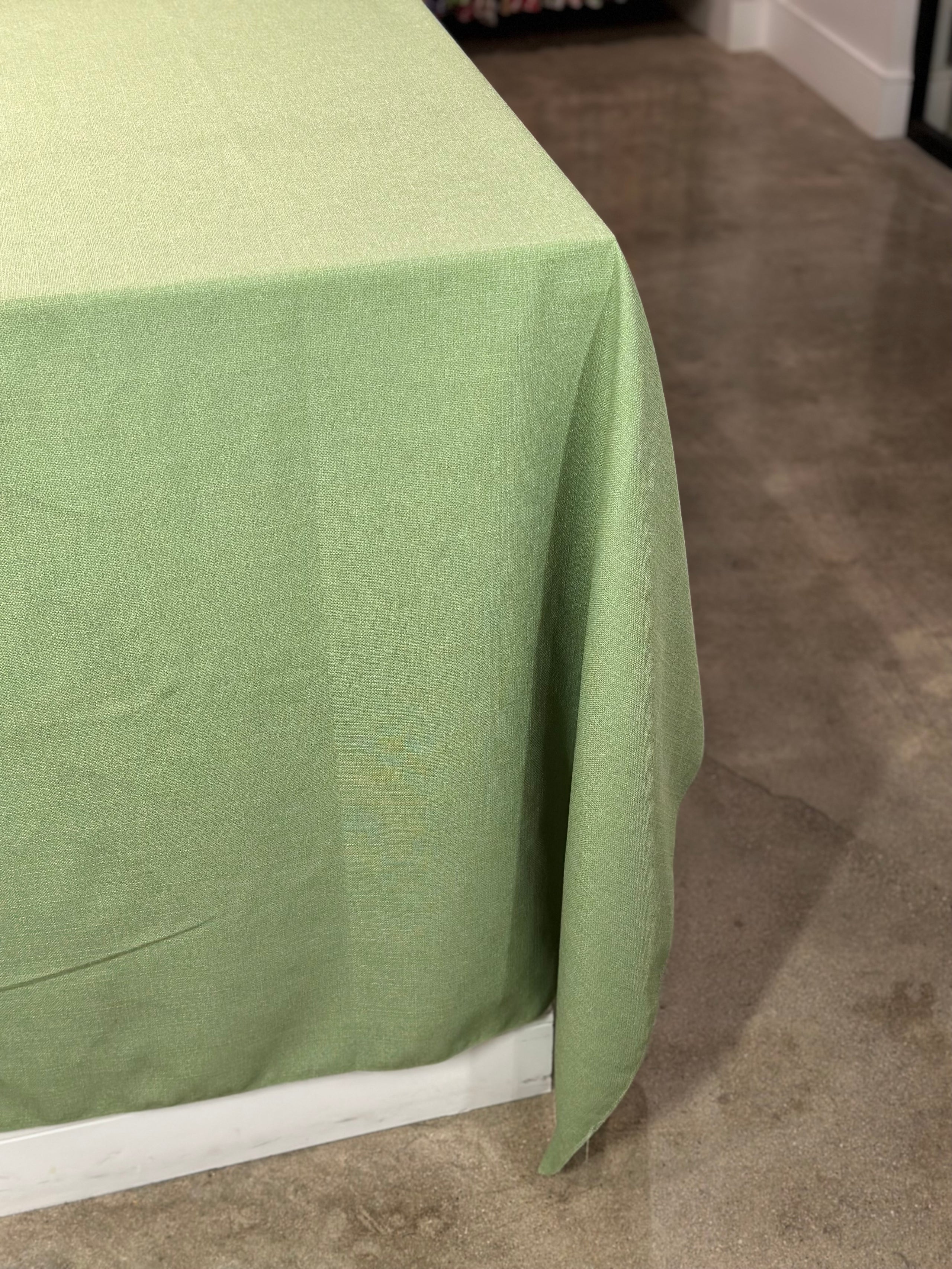 Rustic Linen Table Linen in Sage – Urquid Linen